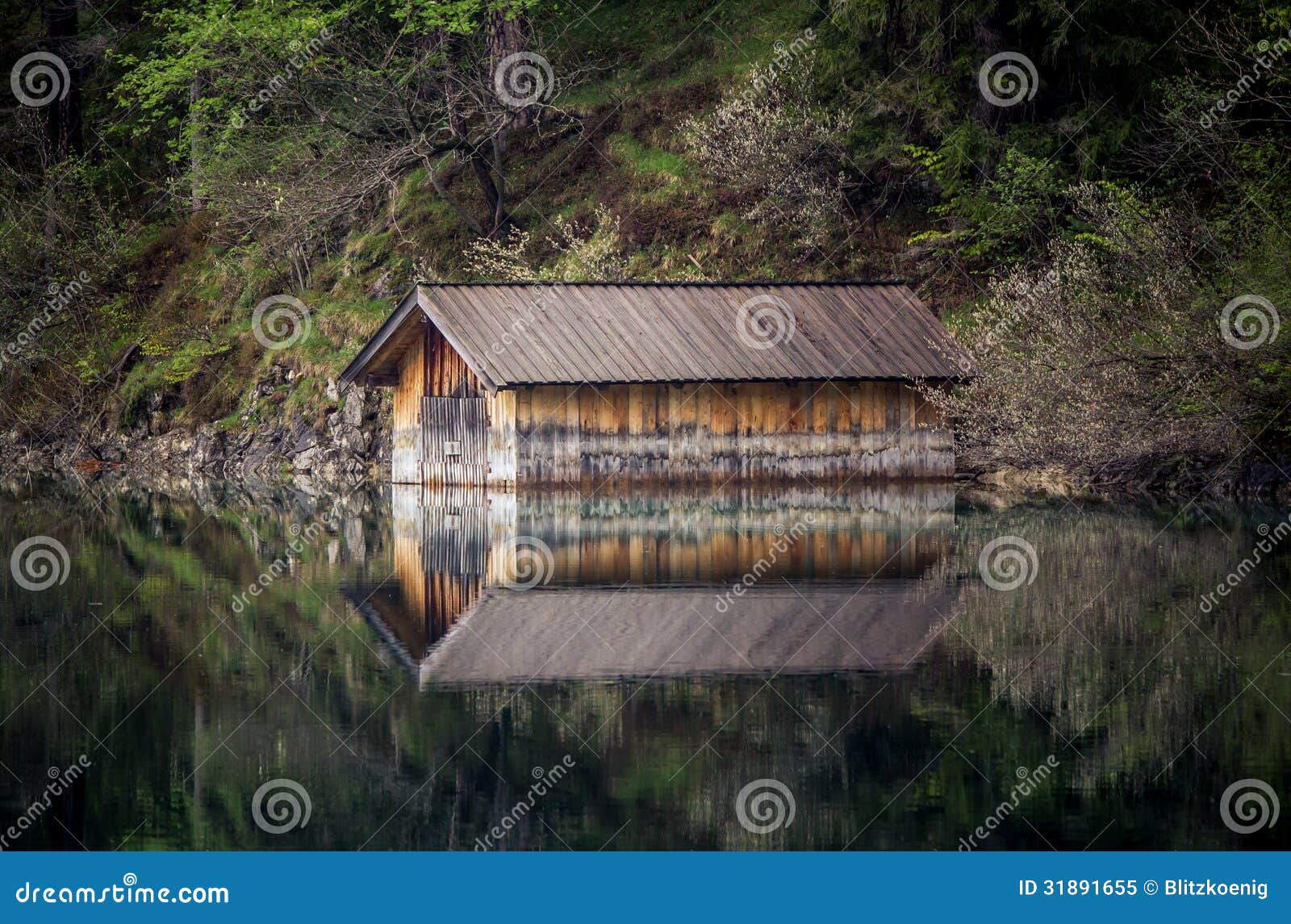 House on the lake stock image. Image of herastrau, cottage - 31891655