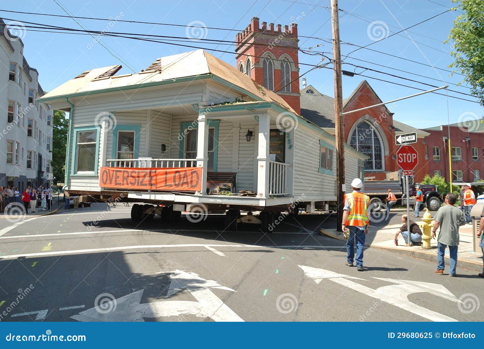 House Move editorial image. Image of haul, oversize, house - 29680625