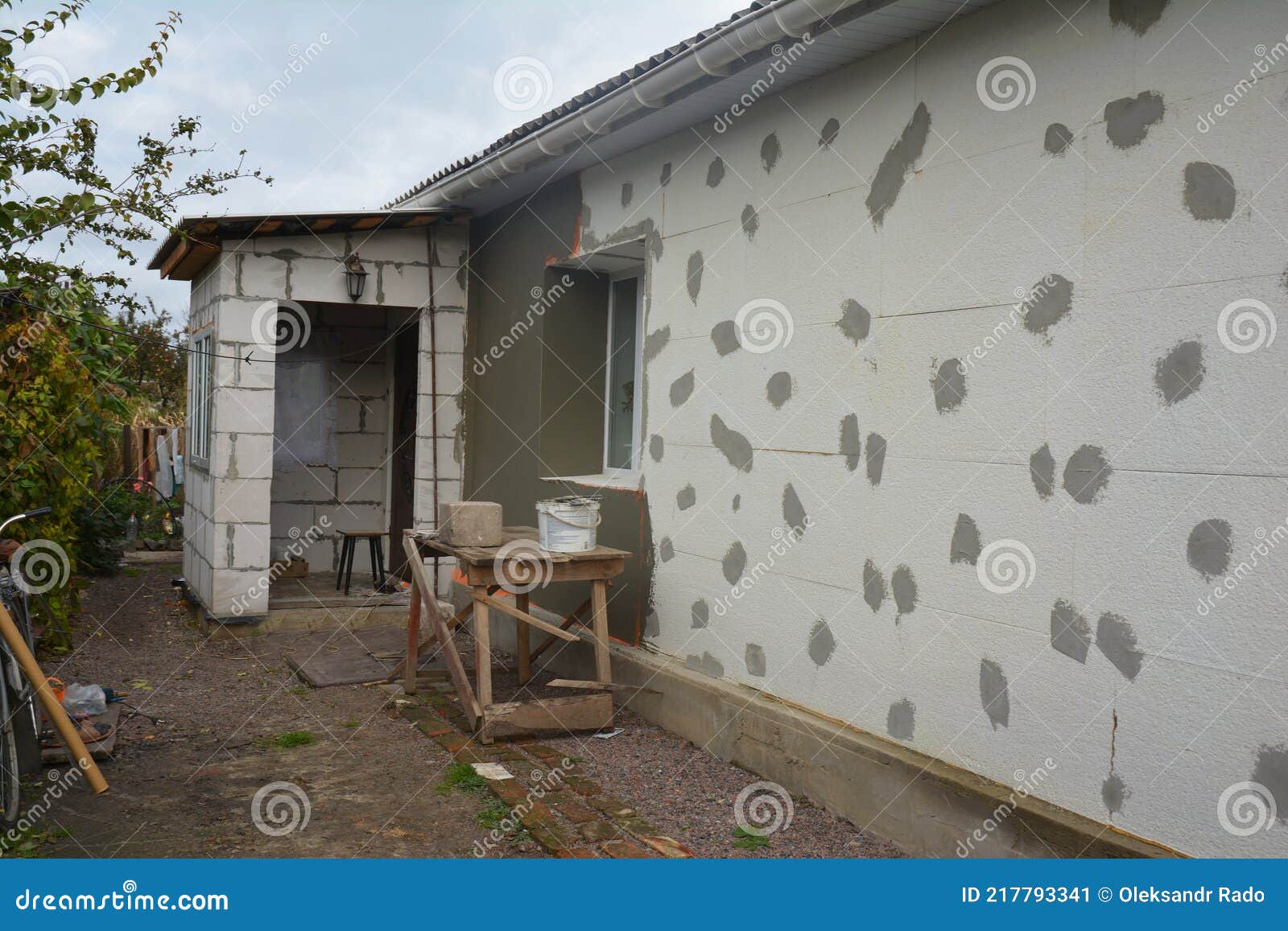 House Renovation and Polystyrene Insulation. External Wall Insulation ...
