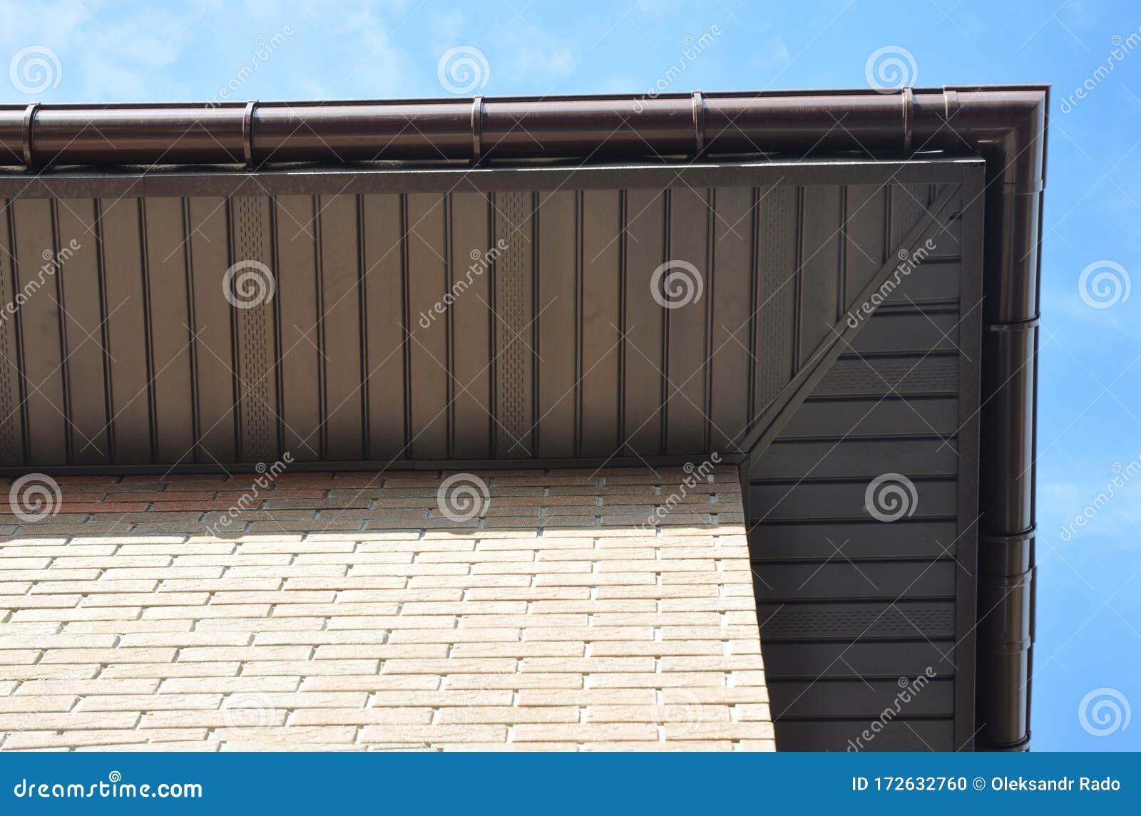 Wet Boards In The Rain. The Rain Is Dripping Onto The Plank Surface ...