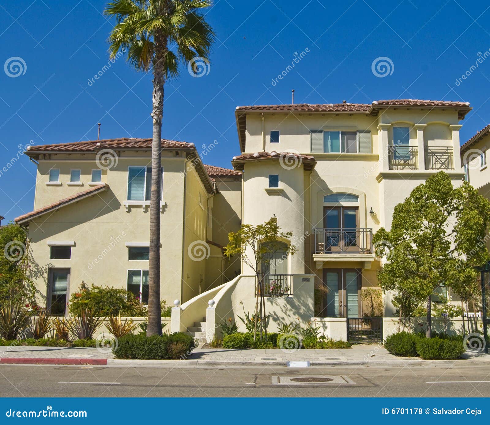 House on street stock photo. Image of comfort, home, garden - 6701178