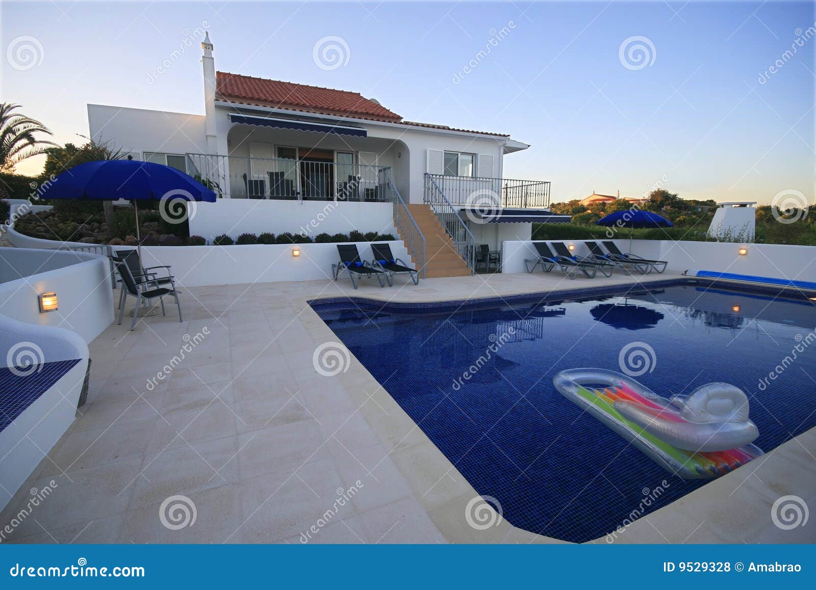 House with swimming pool stock photo. Image of sunny, lifestyle - 9529328