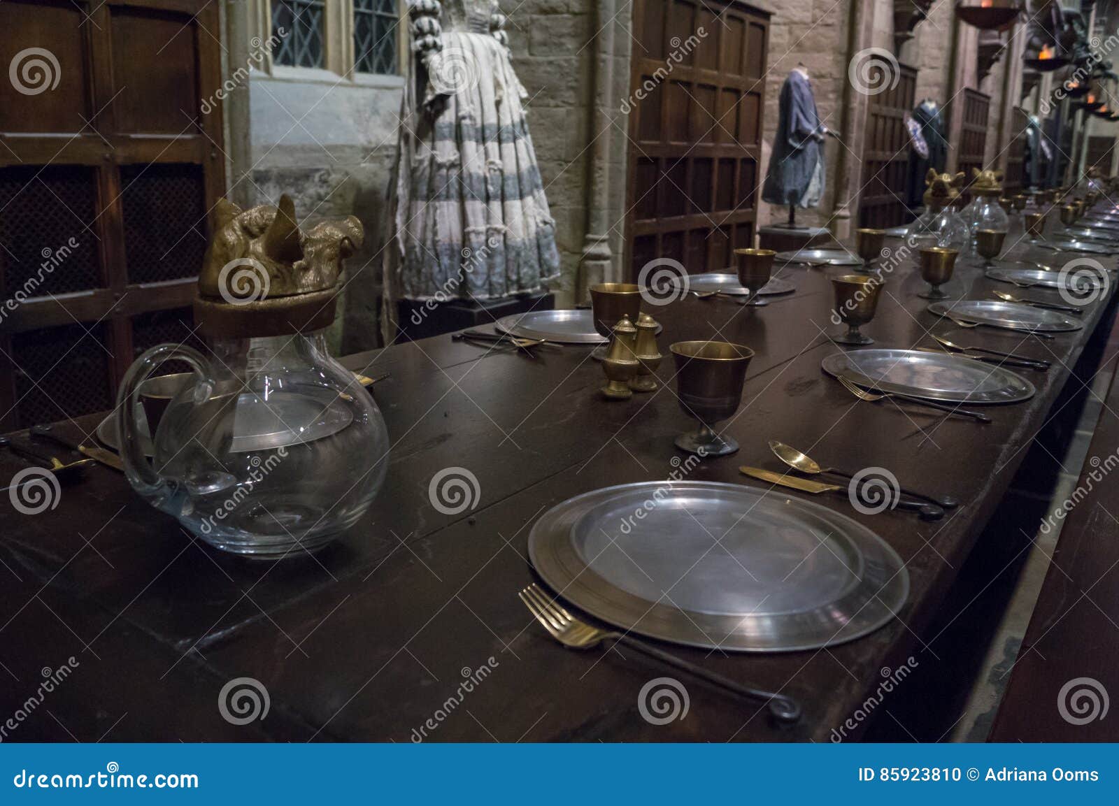 House Table in the Great Hall Editorial Image - Image of leavesden ...