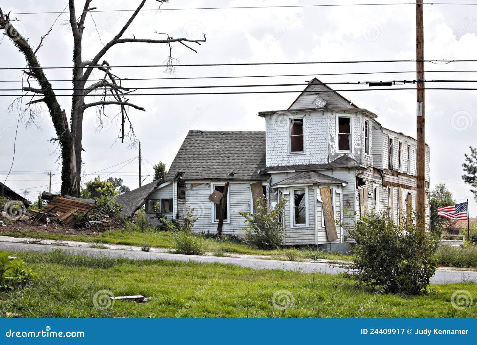 House after tornado damage stock image. Image of disaster - 24409917