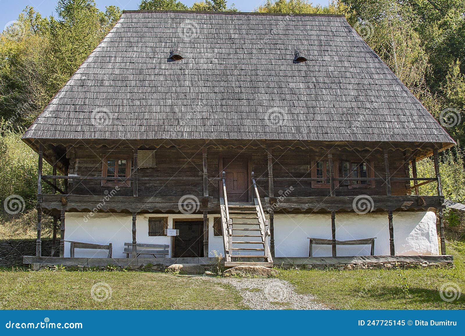 House in Traditional Romanian Style 60 Stock Image - Image of sill ...