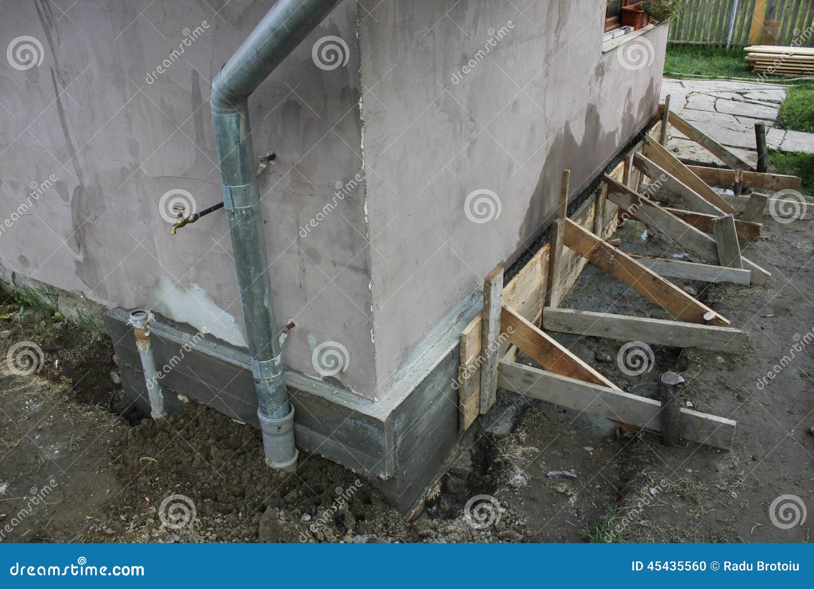 House underpinning stock photo. Image of underpinning - 45435560
