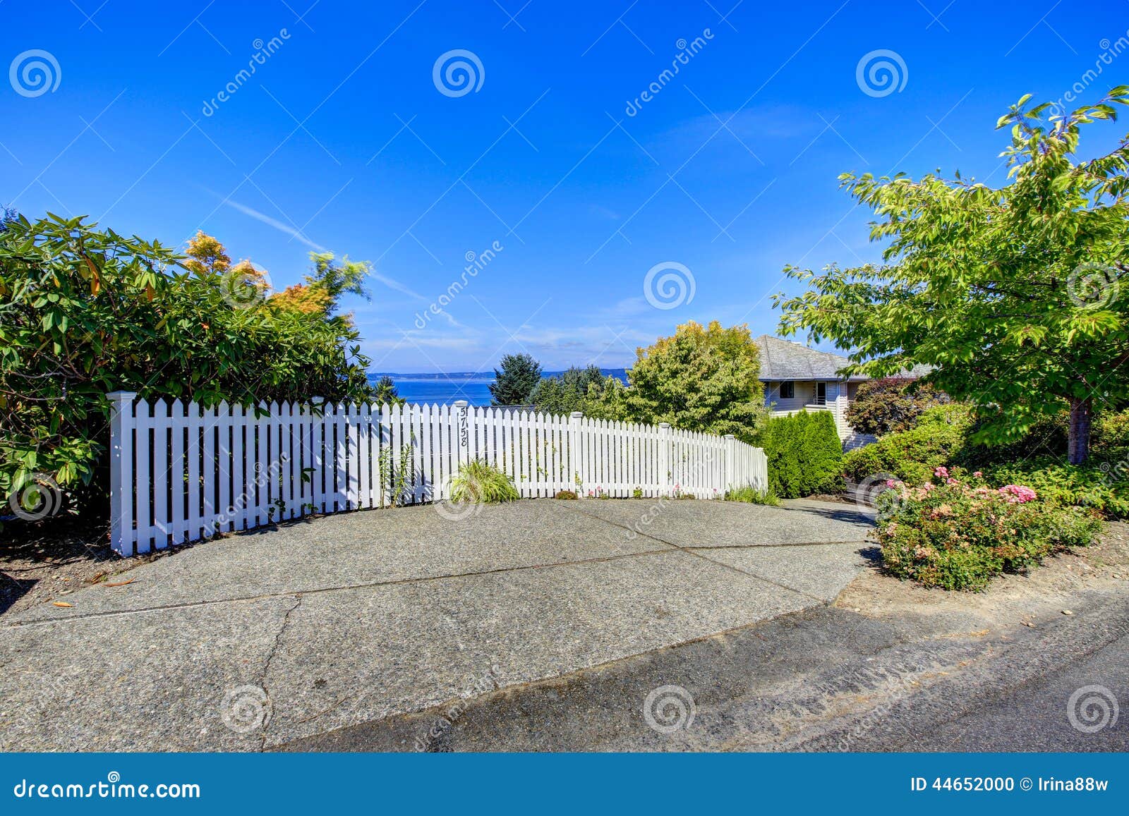 House with uphill driveway stock photo. Image of home - 44652000