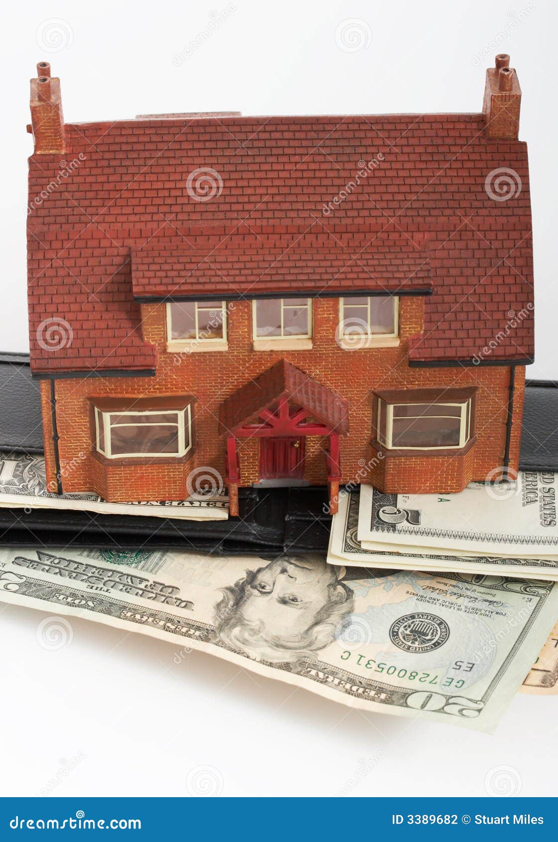 House and wallet stock photo. Image of realtor, miniature - 3389682