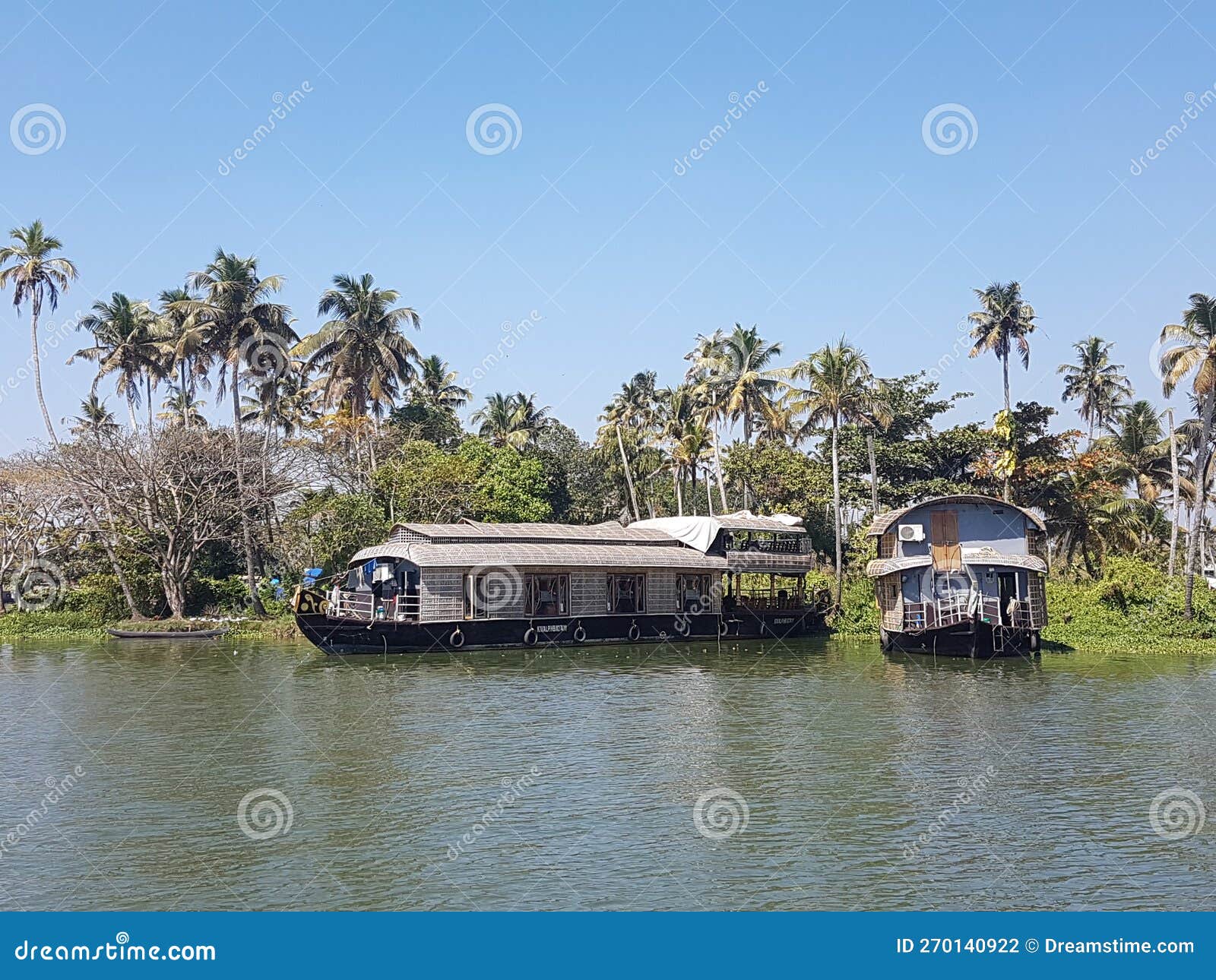 Incredible Houseboat Cruise Through Backwaters Of Alleppey, Kerala ...