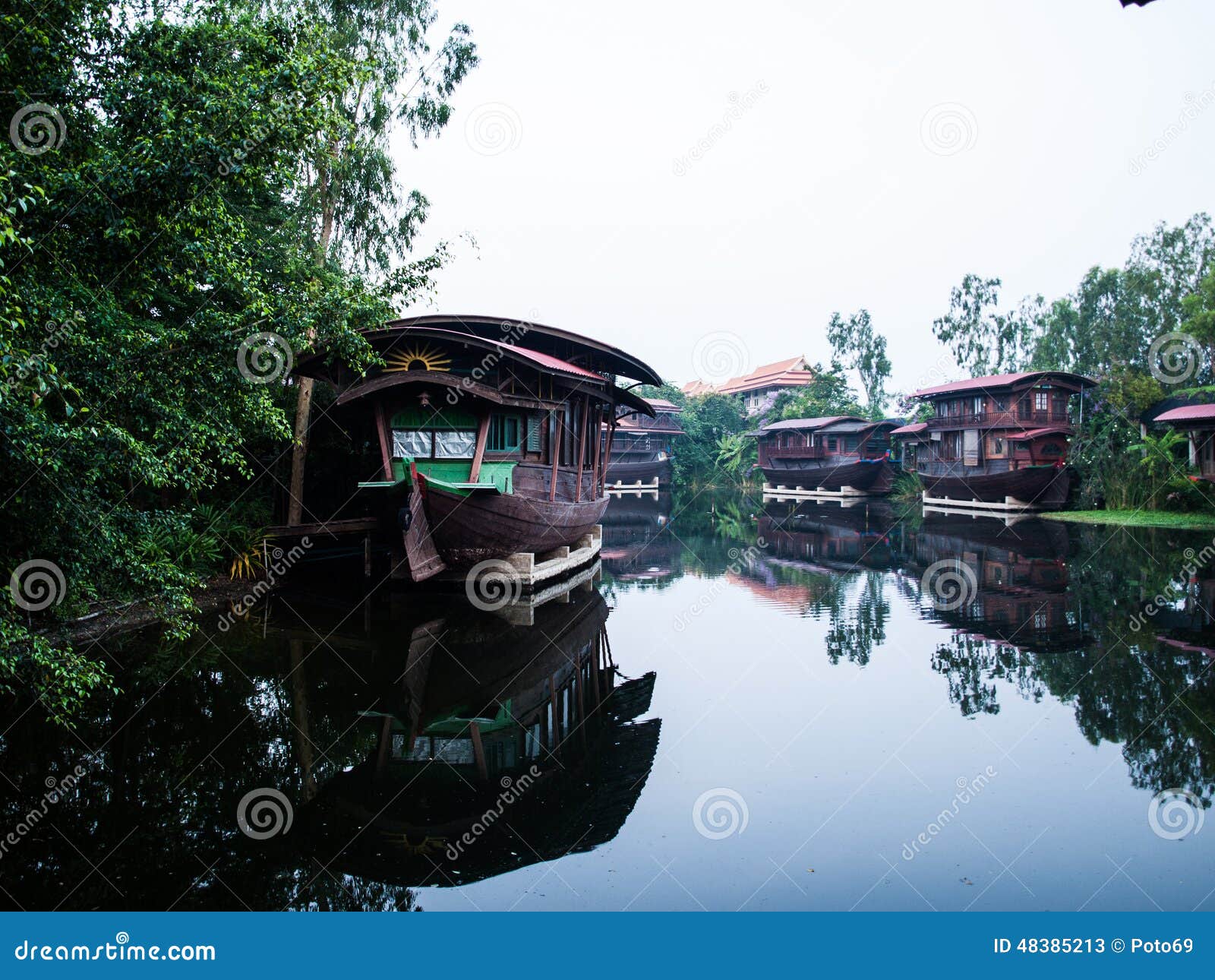 Houseboat in the Tha Chin River Nakhonpathom. Stock Image - Image of ...