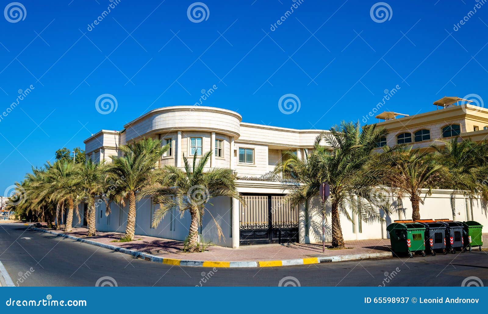 Houses in Abu Dhabi, the Capital of Emirates Stock Image - Image of ...
