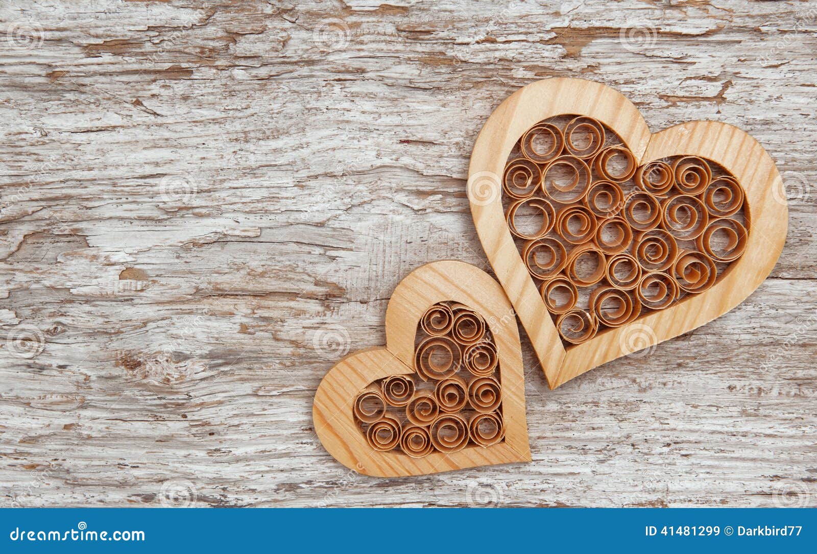 Houten Decoratieve Harten Op Het Oude Hout Stock Afbeelding - Image of ...