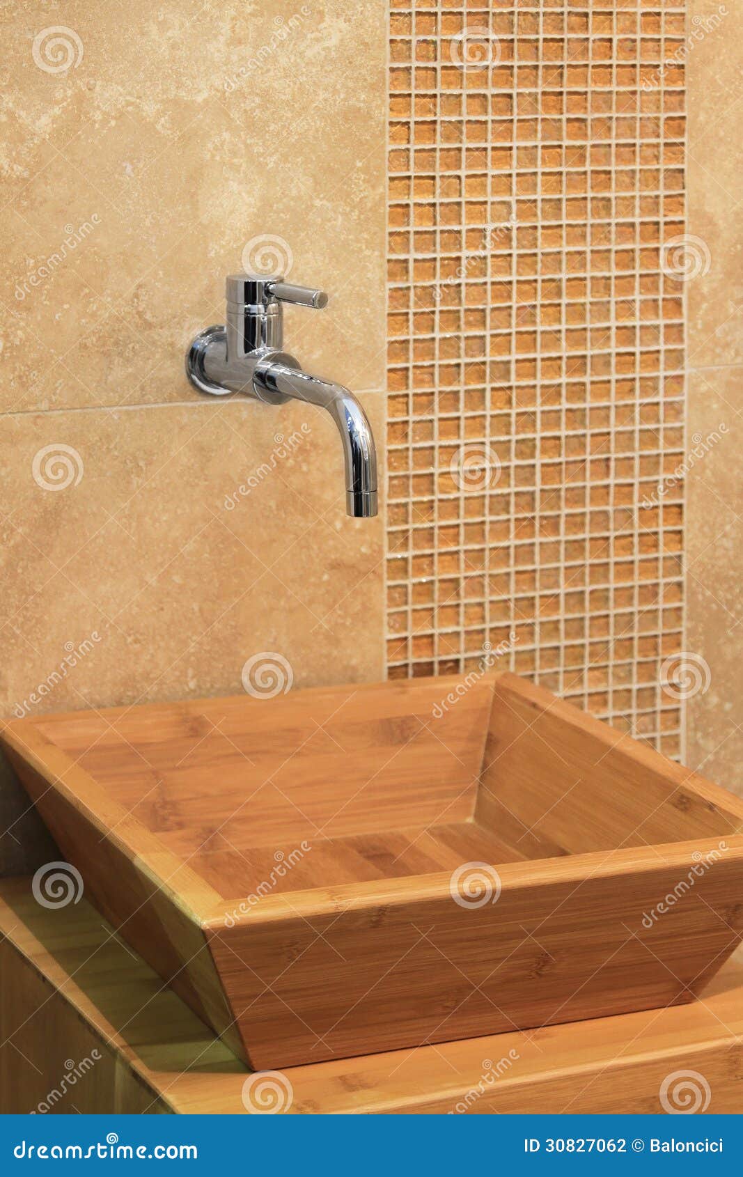 Houten gootsteen stock foto. Image of gootsteen, tegels - 30827062