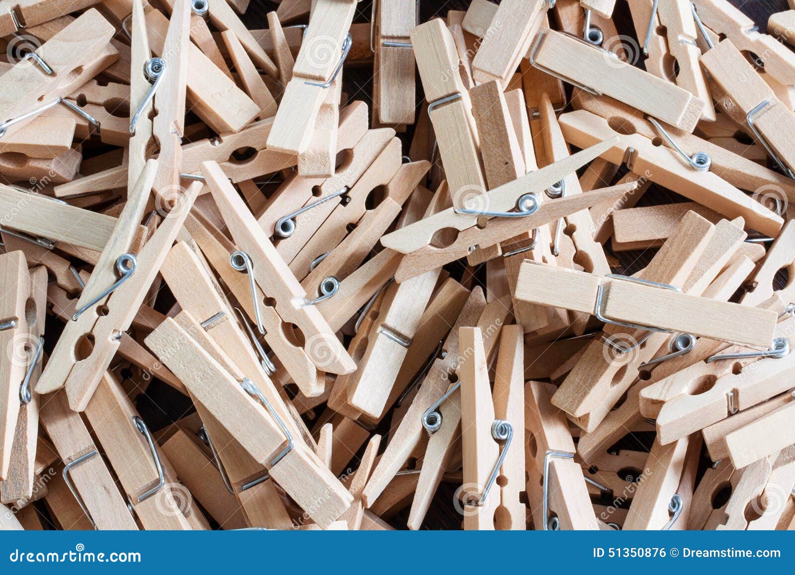 Houten Wasknijpers stock foto. Image of begrip, kledinglijn - 51350876