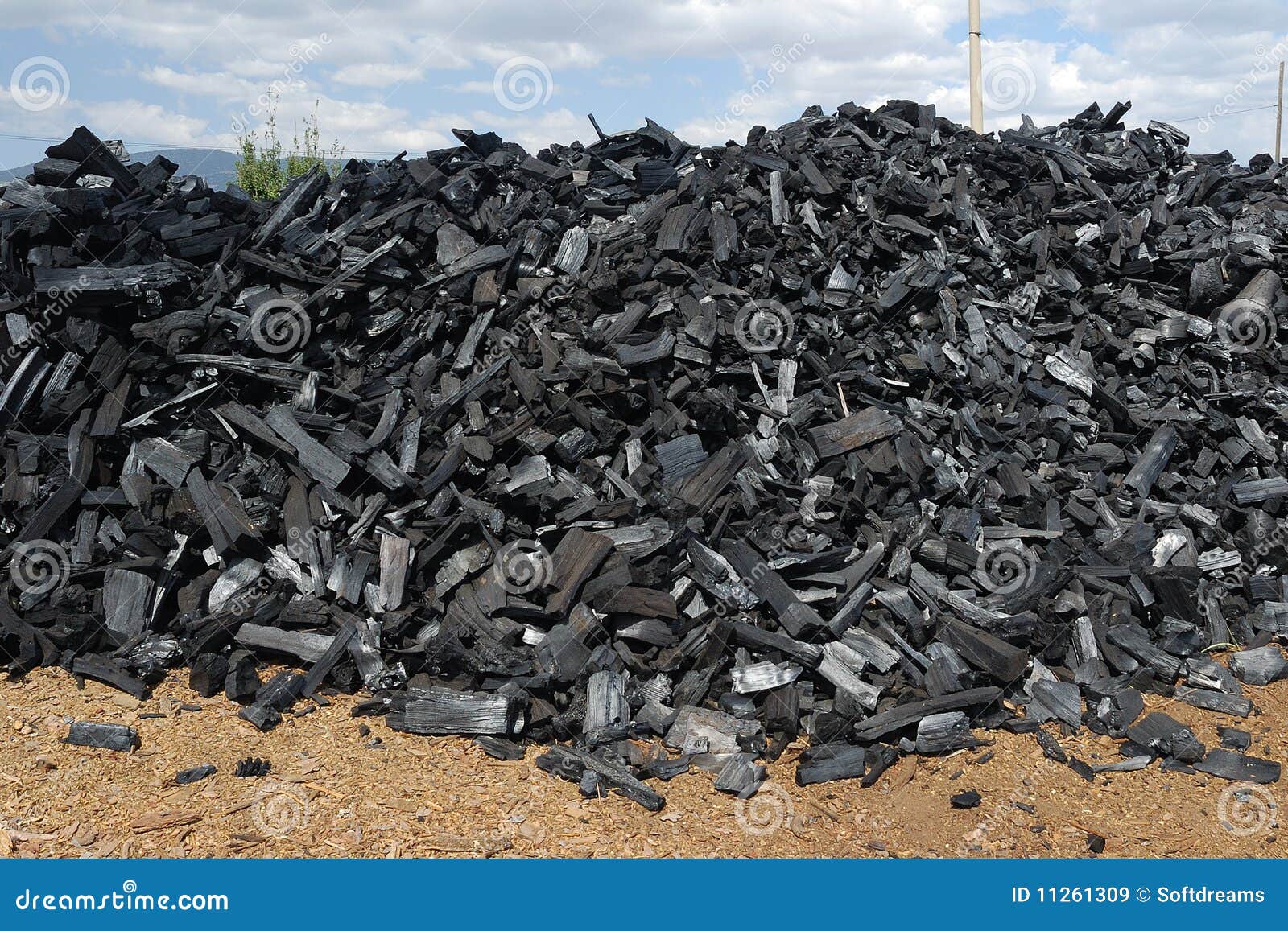 Houtskool stock afbeelding. Image of voorwerpen, niemand - 11261309