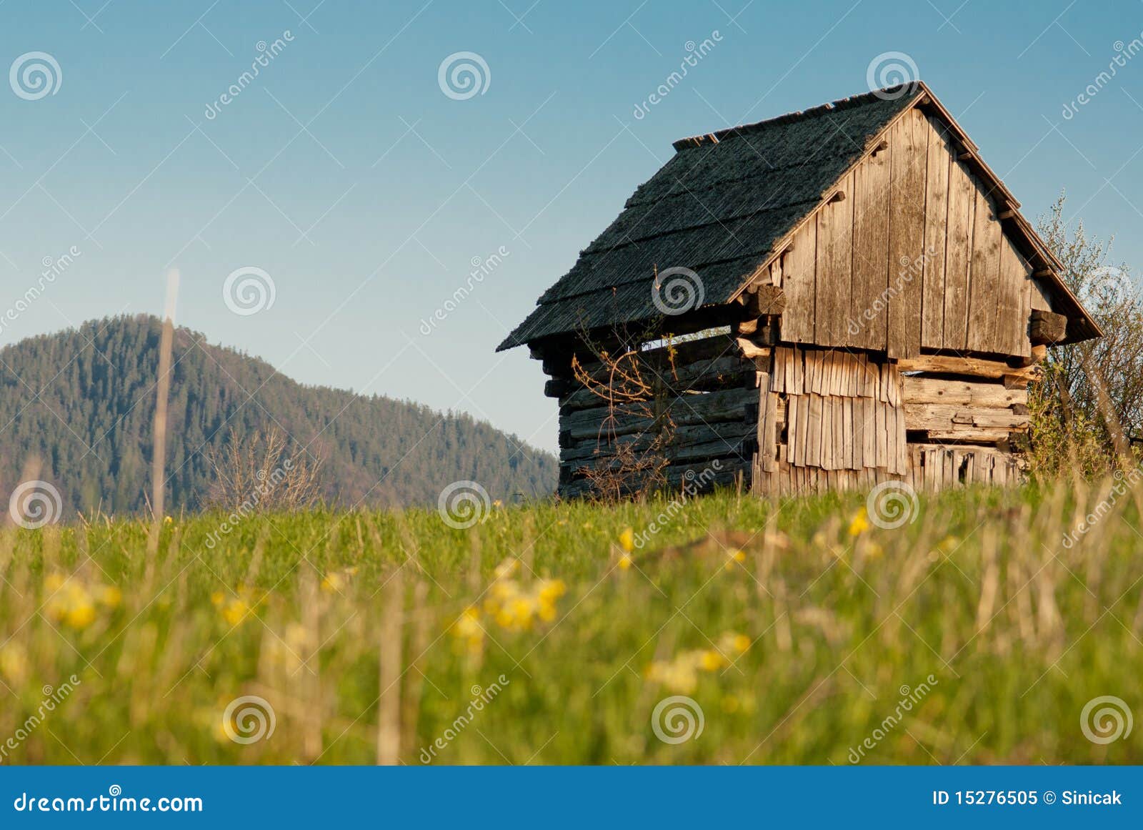 Hovel on grass fiels stock image. Image of countryside - 15276505