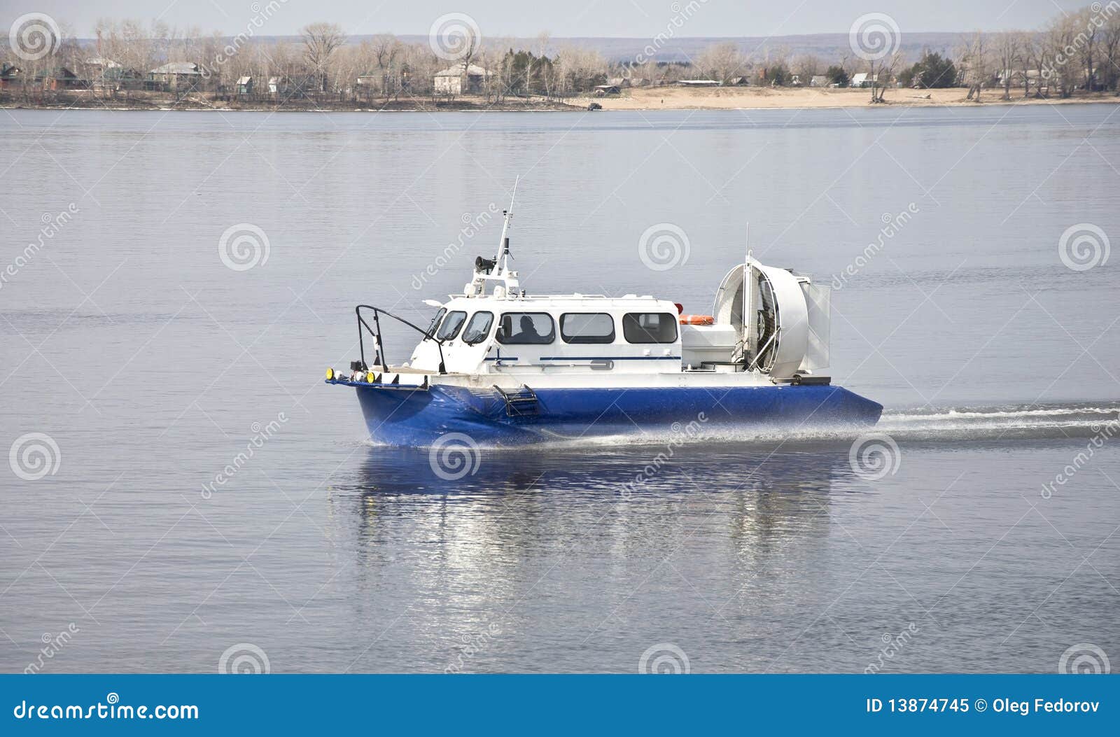 Hovercraft on the water stock image. Image of lift, speed - 13874745