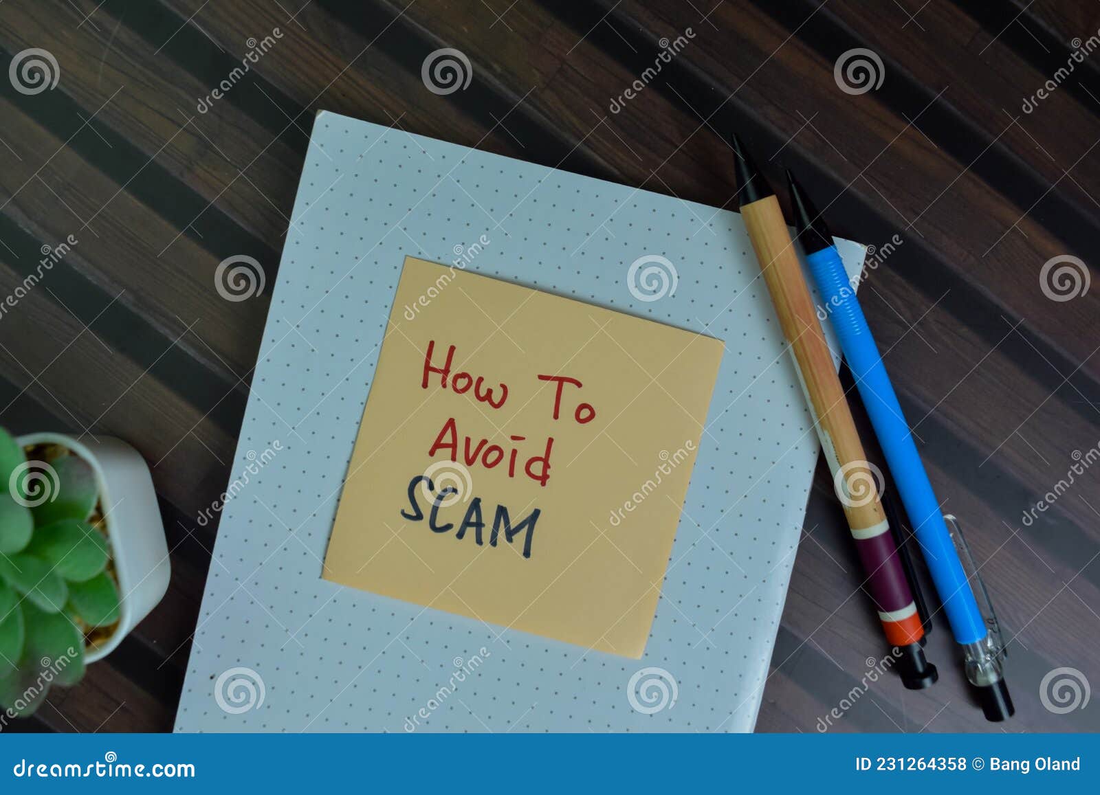 How To Avoid Scam Write on Sticky Notes Isolated on Wooden Table Stock ...
