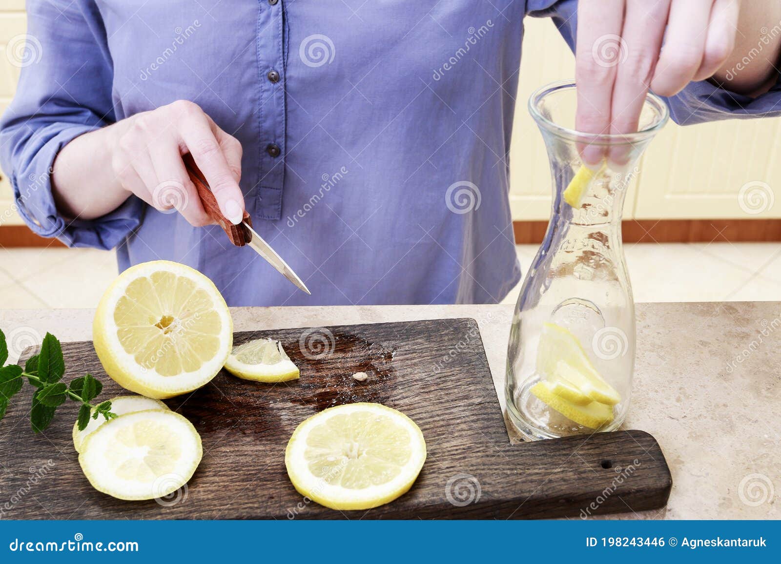 How To Make Lemonade, Step by Step, Tutorial Stock Photo - Image of ...