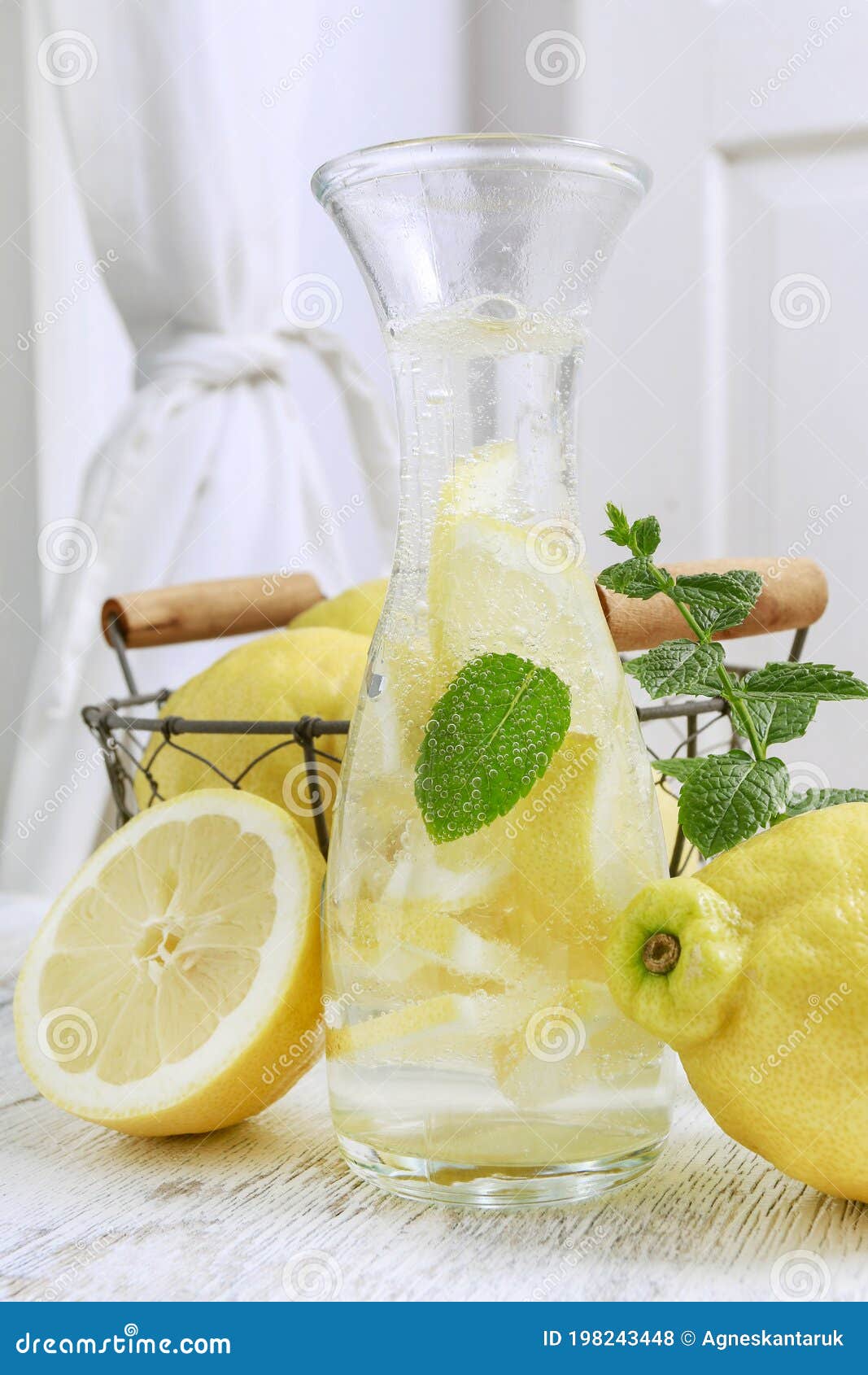 How To Make Lemonade, Step by Step, Tutorial Stock Photo - Image of ...