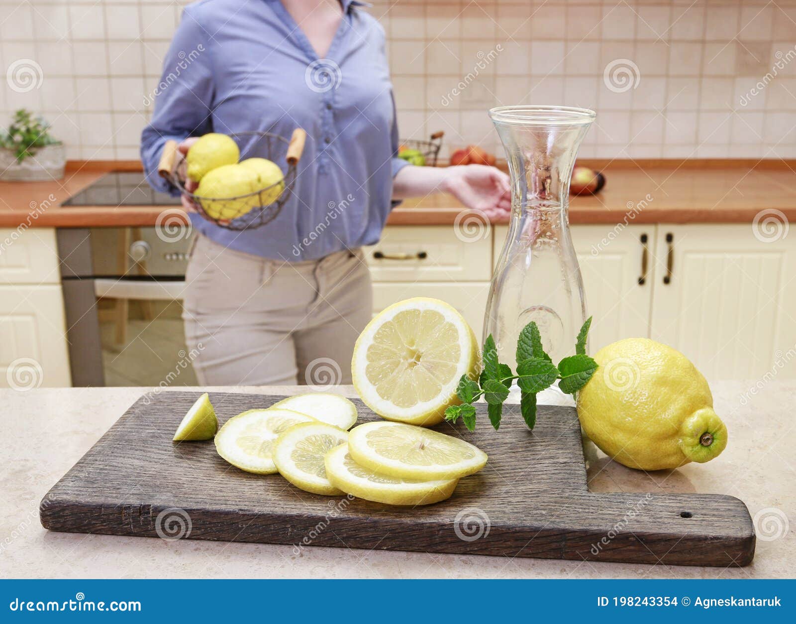 How To Make Lemonade, Step by Step, Tutorial Stock Photo - Image of ...