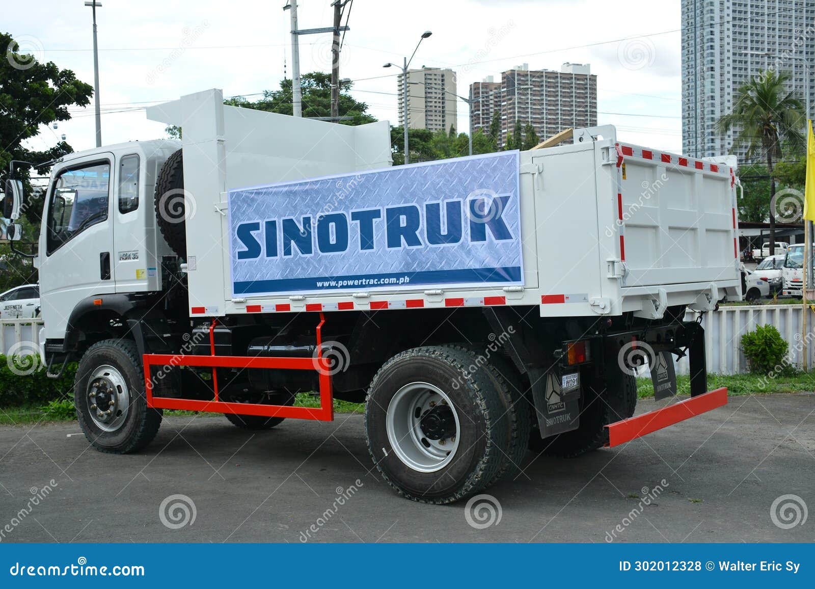Howo Sinotruk at Philconstruct in Pasay, Philippines Editorial Stock ...