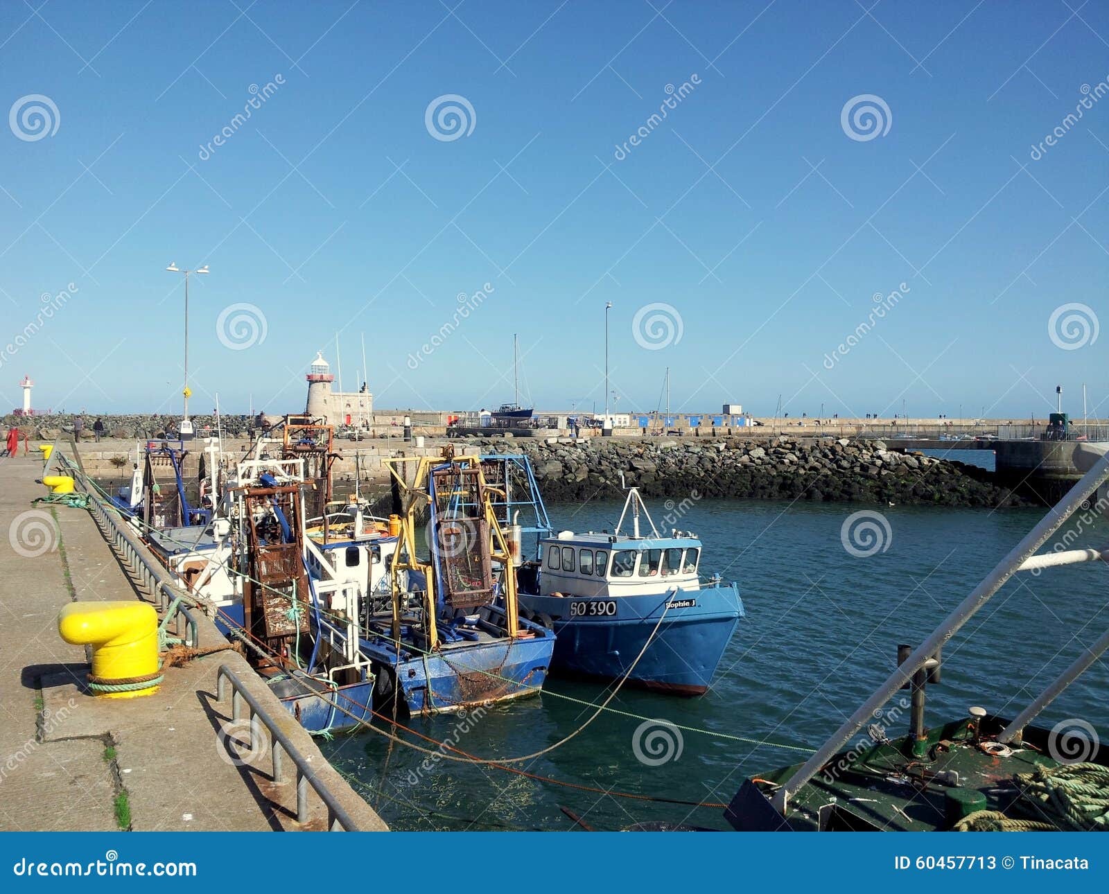 Howth harbor editorial stock photo. Image of crowded - 60457713