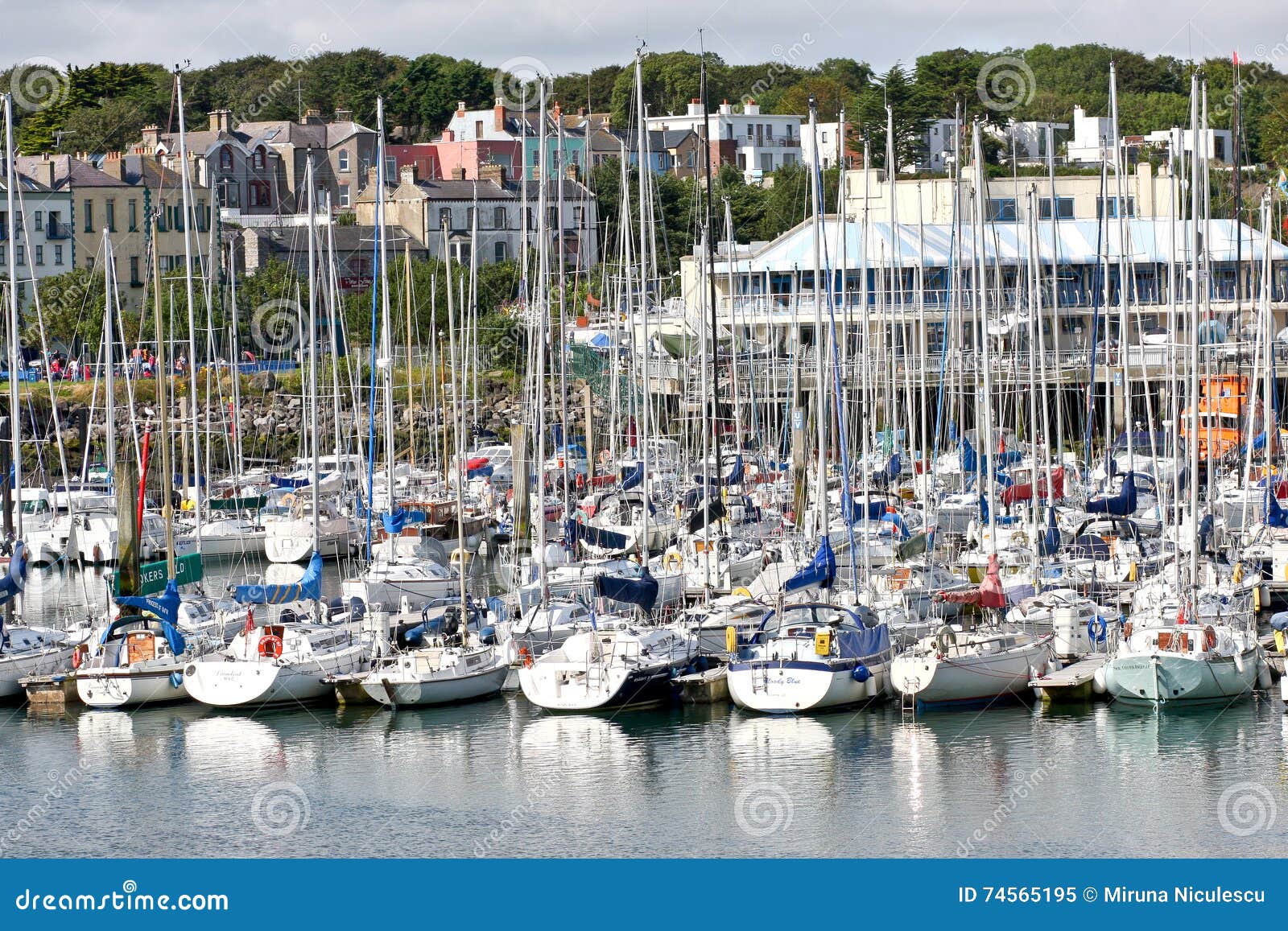 Howth Harbour, Dublin, Ireland Editorial Image - Image of ireland ...
