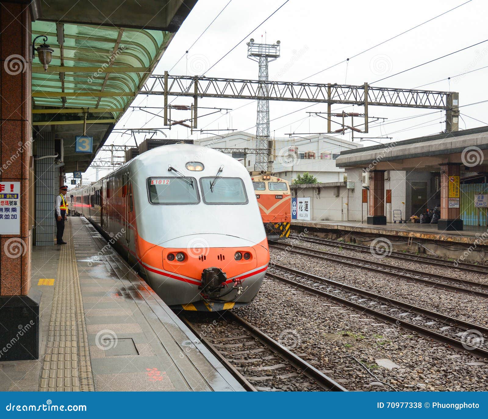 A HSR Train at Station in Hualien, Taiwan Editorial Stock Photo - Image ...