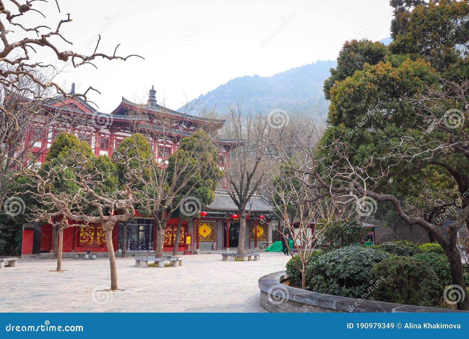 Hua Qing Chi park in Xi an stock image. Image of xian - 190979349
