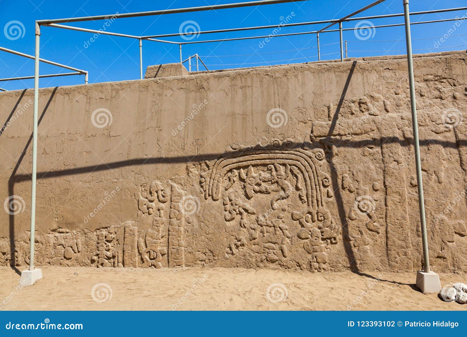 Huaca O Templo Del Dragón O Del Arco Iris Foto de archivo - Imagen de ...
