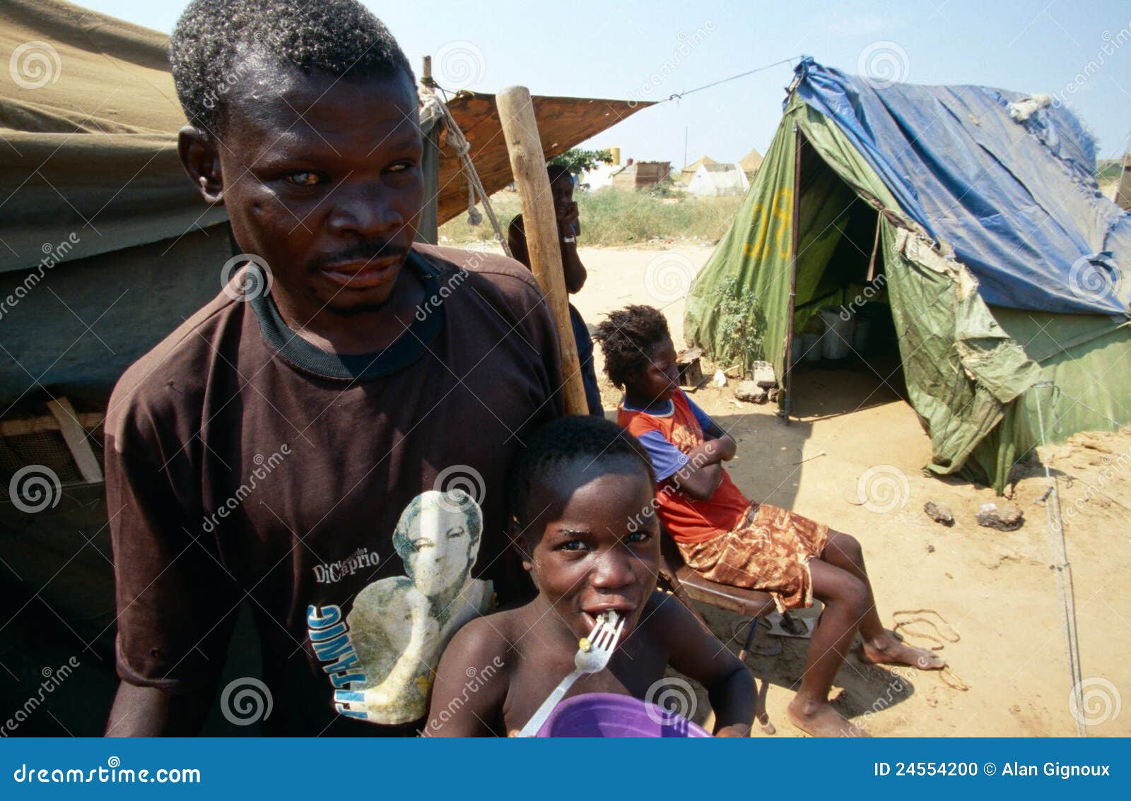 Huambo, Angola editorial image. Image of people, shelters - 24554200