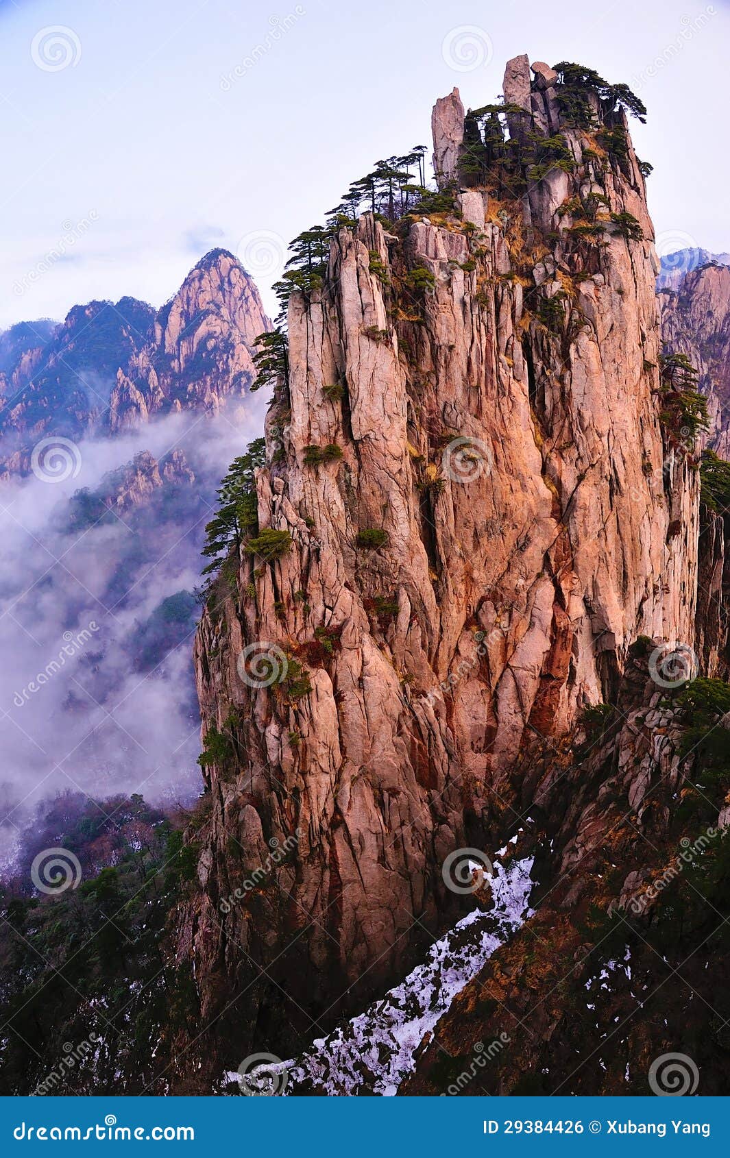 Huangshan(yellow) Mountain Cliff Stock Photo - Image of china, wash ...