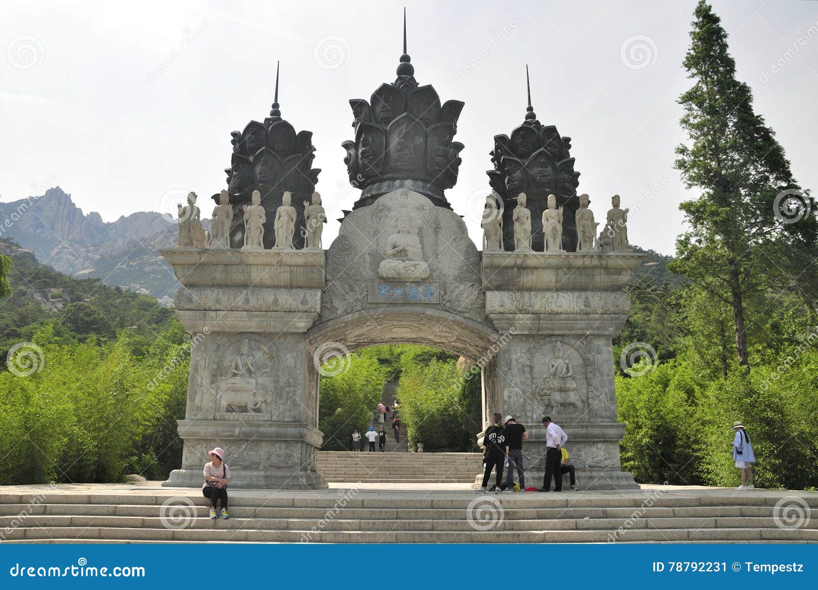 Huayan Temple Gate Qingdao China Editorial Photo - Image of asia ... Huayan Temple Gate Qingdao China Editorial Photo - Image of asia ...