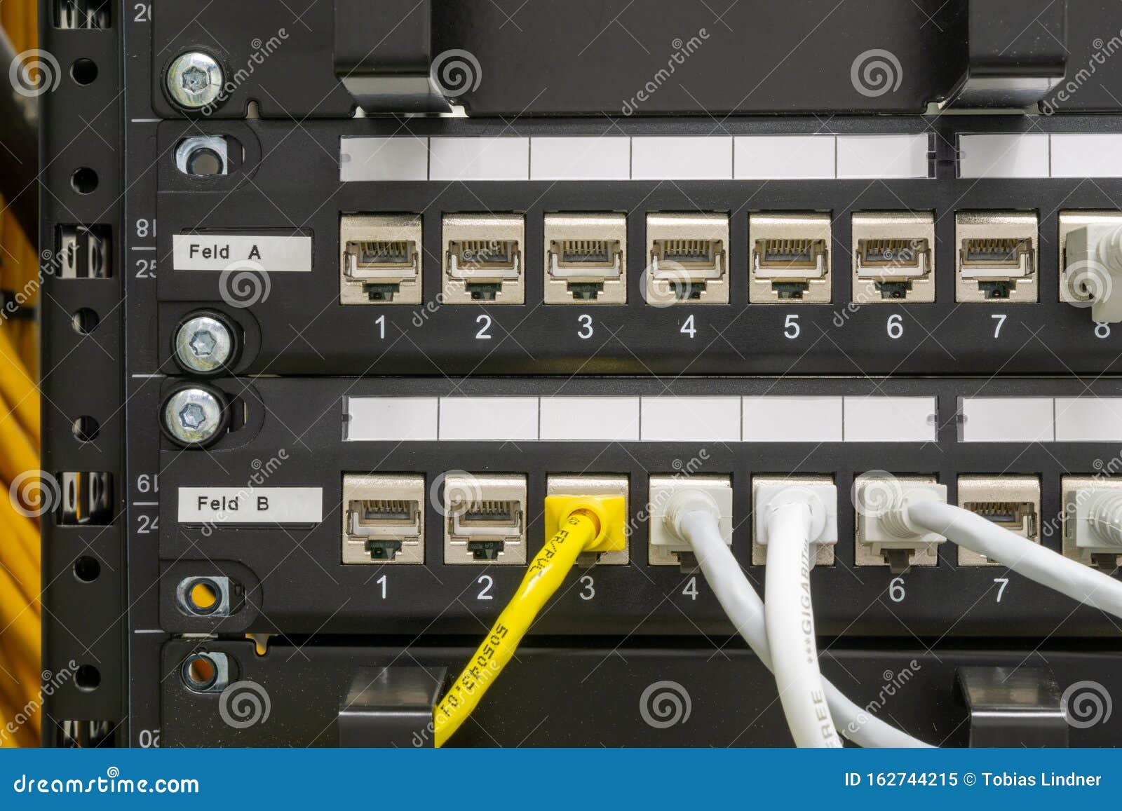 Hub De Rede Do Roteador - Cabo Conectado Imagem de Stock - Imagem de ...