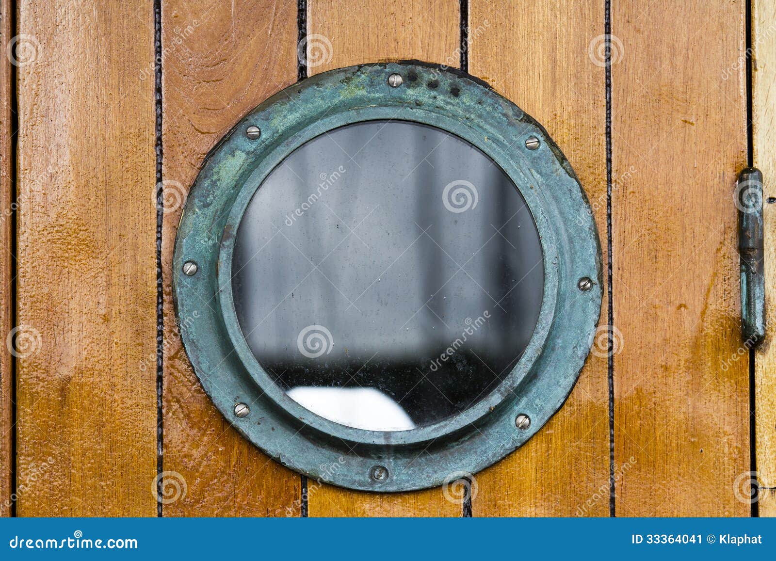 Hublot de bateau image stock. Image du matériau, voilier - 33364041
