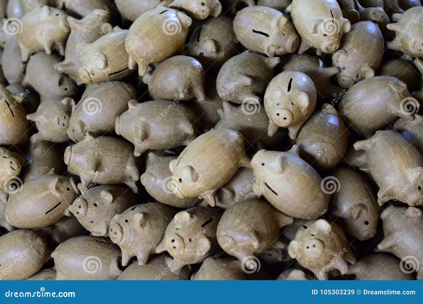 Hucha Del Cerdo De La Arcilla Imagen de archivo - Imagen de fresco ...