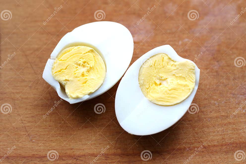 Huevo cocinado foto de archivo. Imagen de cierre, gallina - 22989338