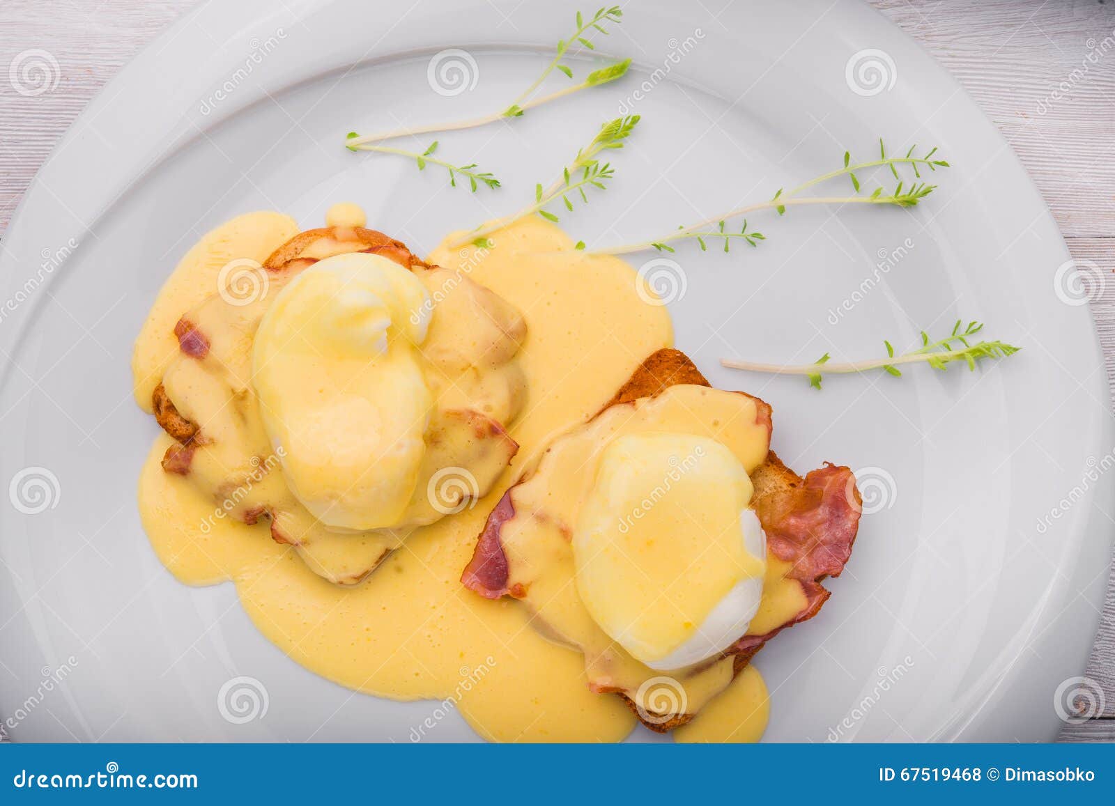 Huevo con tocino foto de archivo. Imagen de cerdo, fondo - 67519468