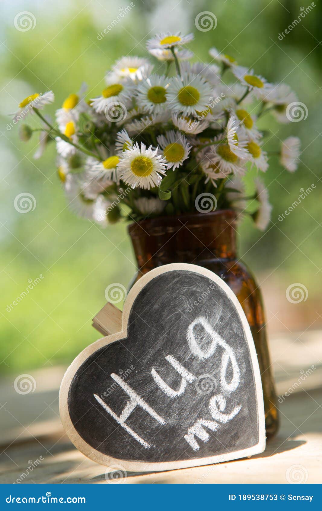 Hug Me Hand Drawing Phrase on a Heart, Sharing a Hug Concept Stock ...