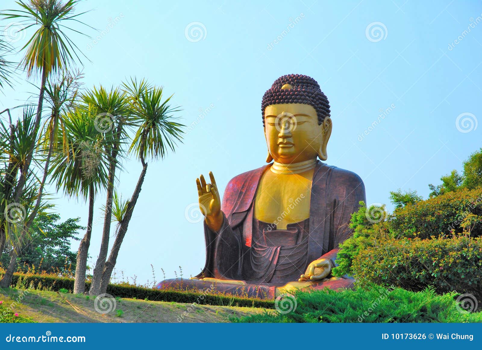 Huge buddha statue stock photo. Image of parl, buddha - 10173626