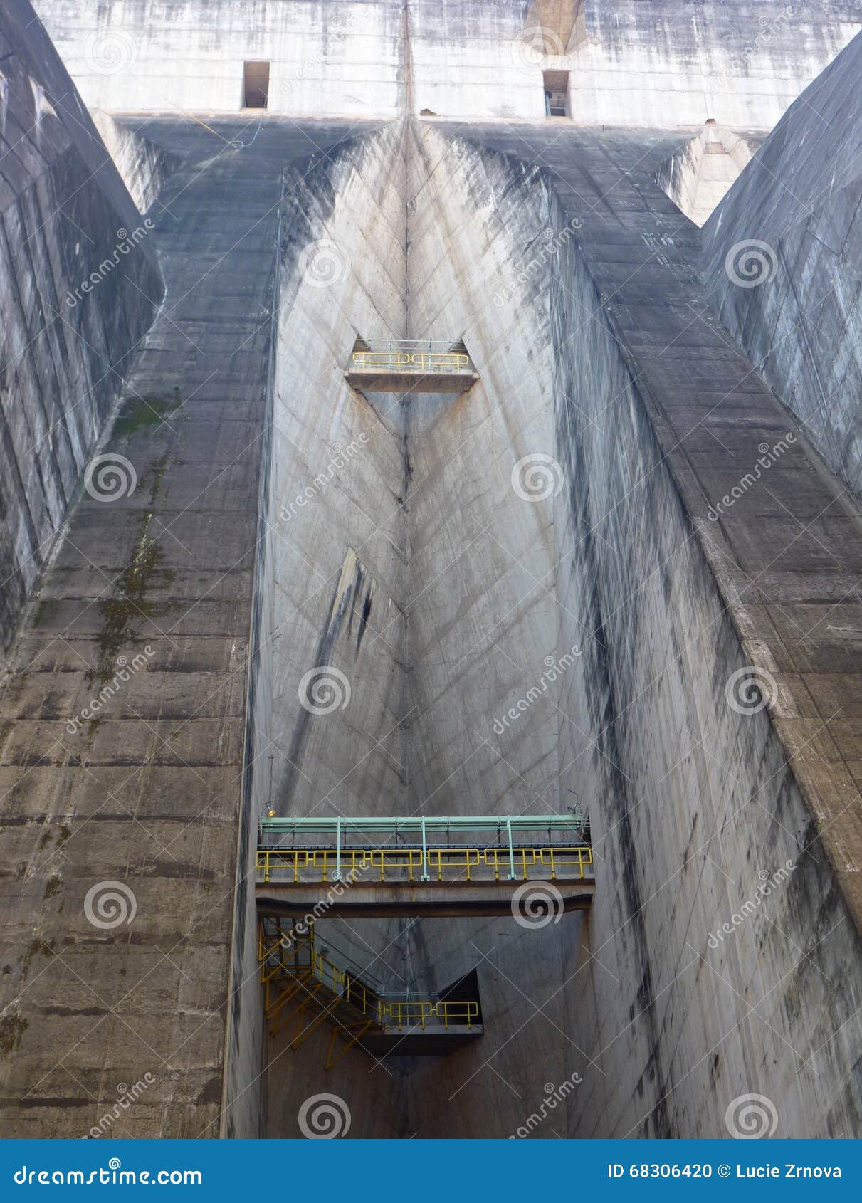 Huge Concrete Structure of Itaipu Dam Editorial Image - Image of ... Huge Concrete Structure of Itaipu Dam Editorial Image - Image of ...