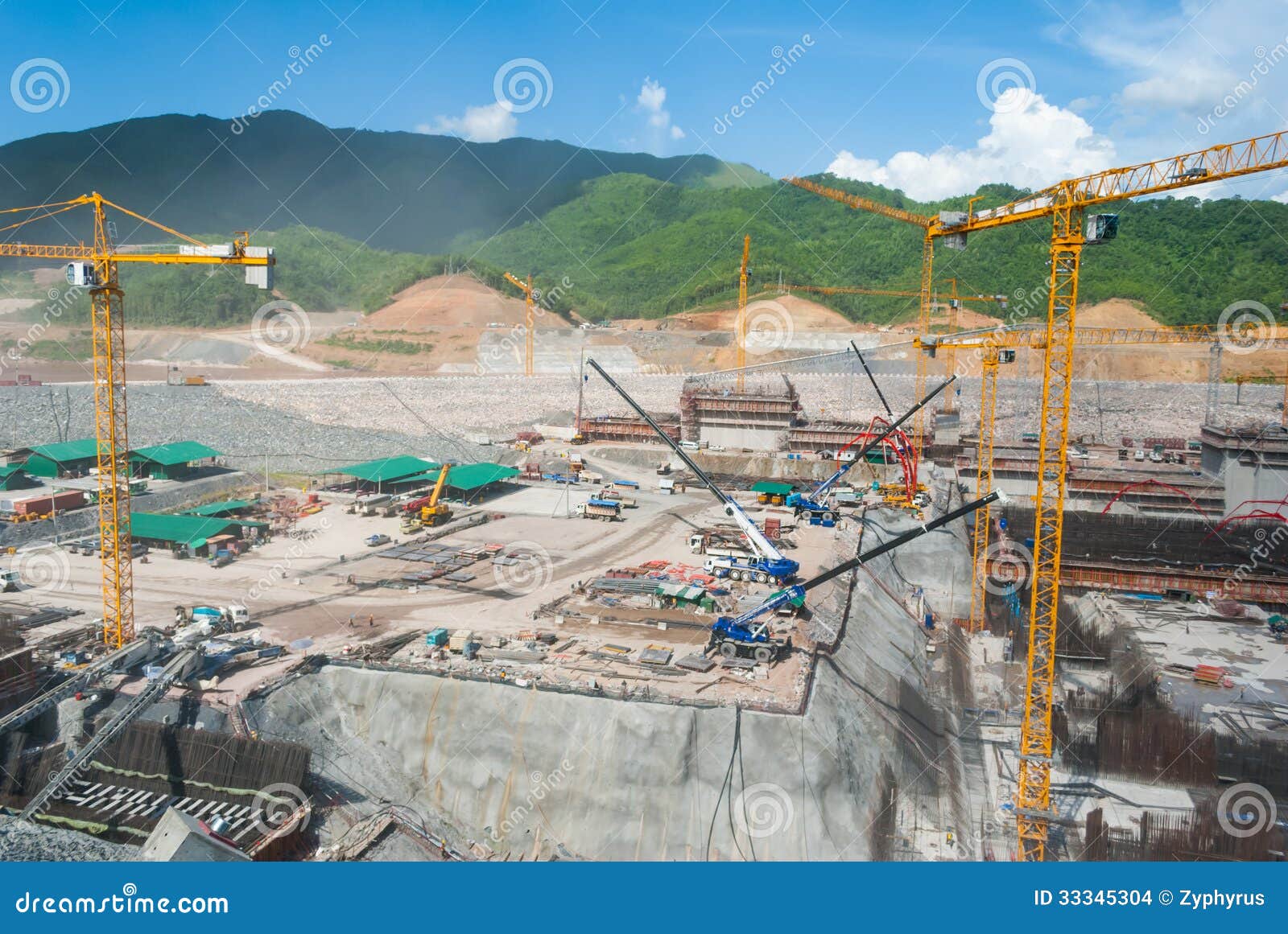 Huge construction site stock photo. Image of contractor - 33345304