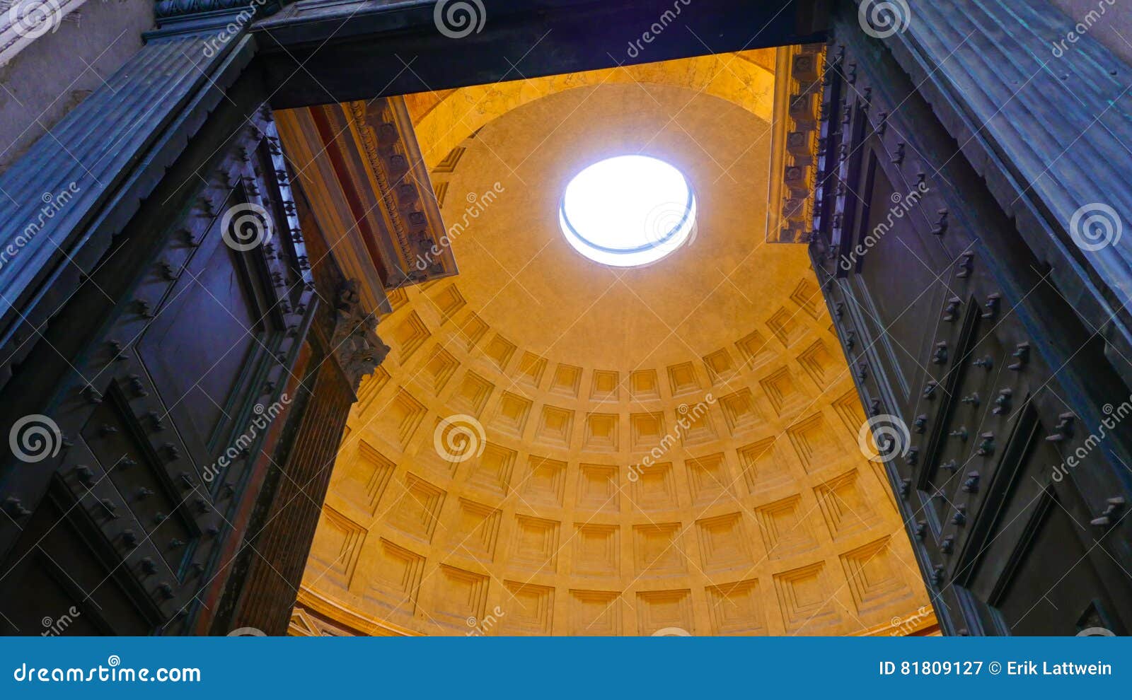 Huge Doors and Impressive Dome of the Pantheon in Rome Editorial ...