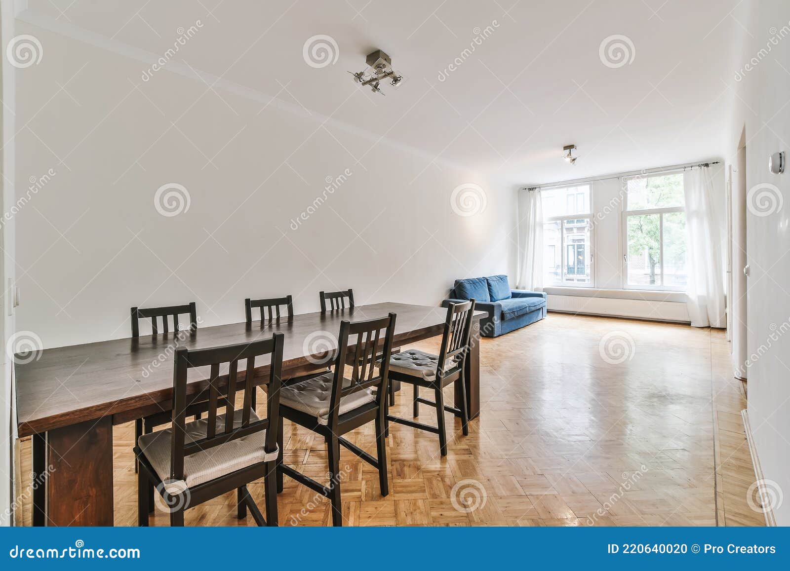 Huge empty room stock photo. Image of indoor, comfort - 220640020
