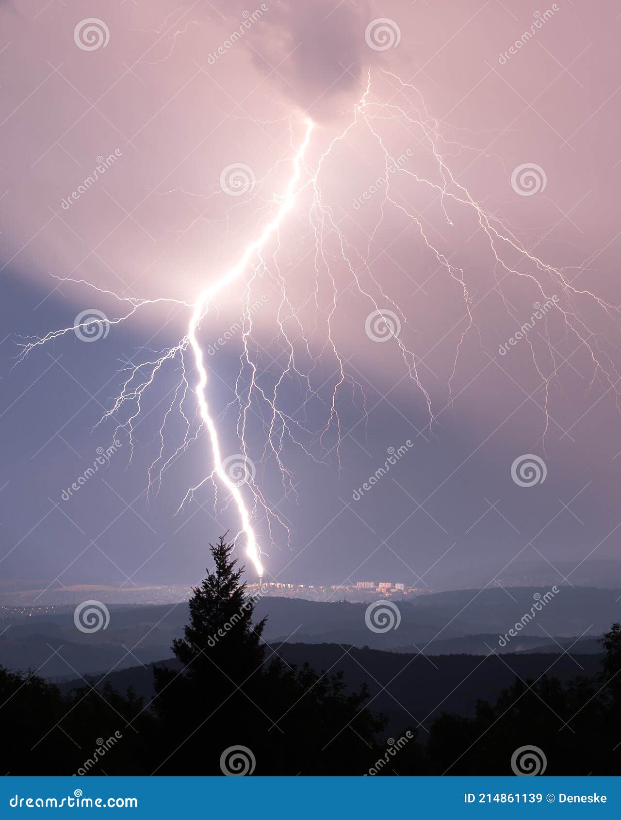 A Huge Lightning Strikes Down Stock Image - Image of nature, strikes ...