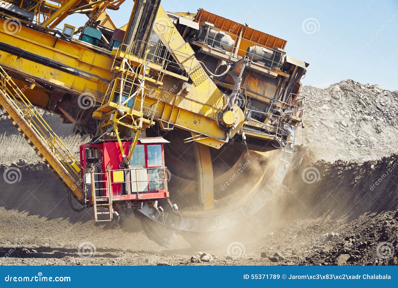 Huge mining machine stock image. Image of earth, digger - 55371789