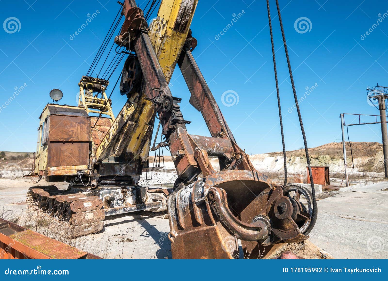 Huge Old Rusty Abandoned Mining Excavator Stock Photo - Image of heavy ...