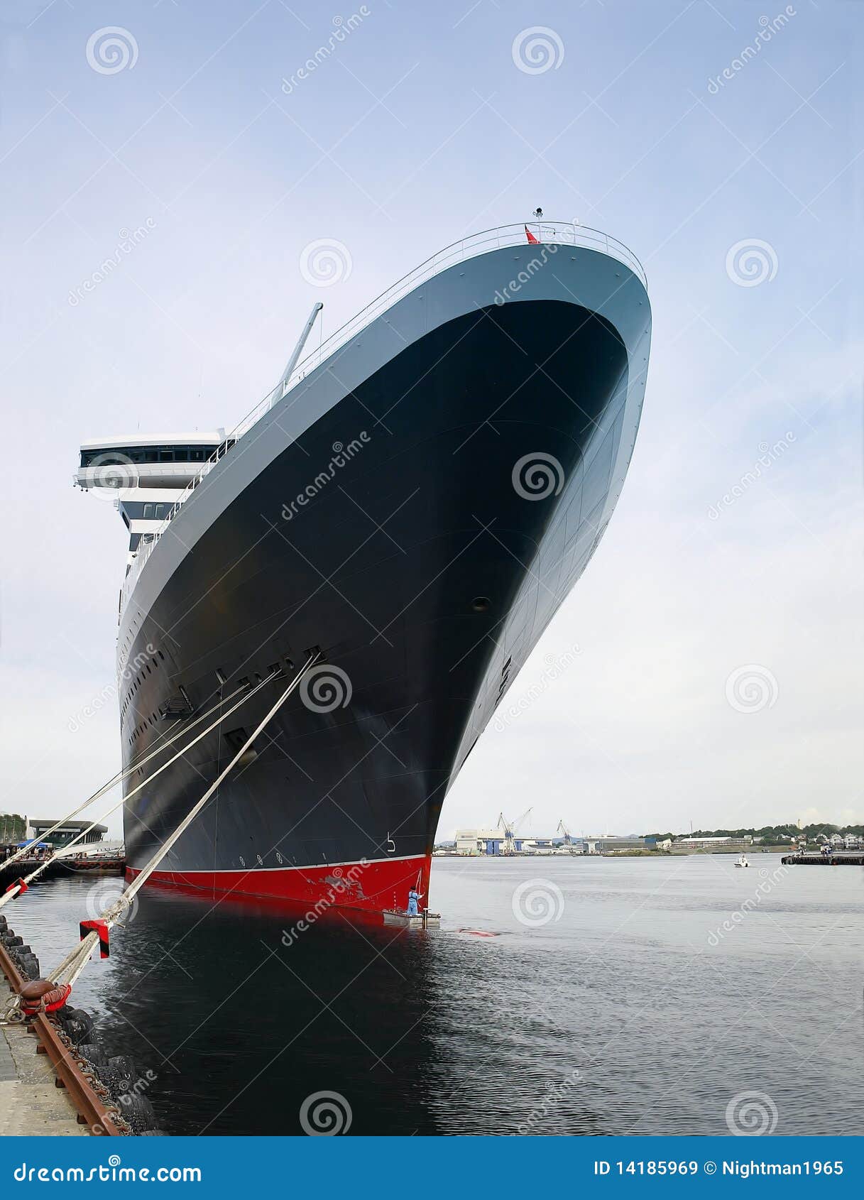 Queen Mary 2 Captain