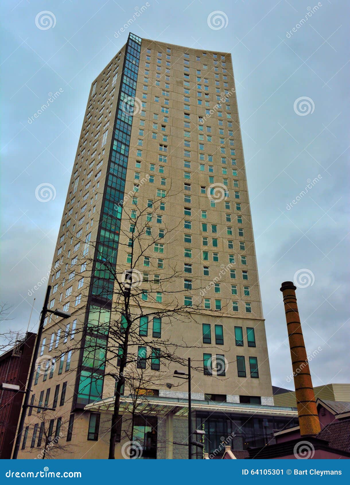 Huge sky-scraper editorial photo. Image of texture, squares - 64105301